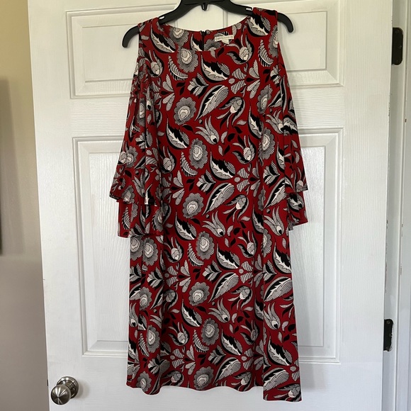 Cato | Dresses | Red Black And White Paisley Type Flower Print Dress ...